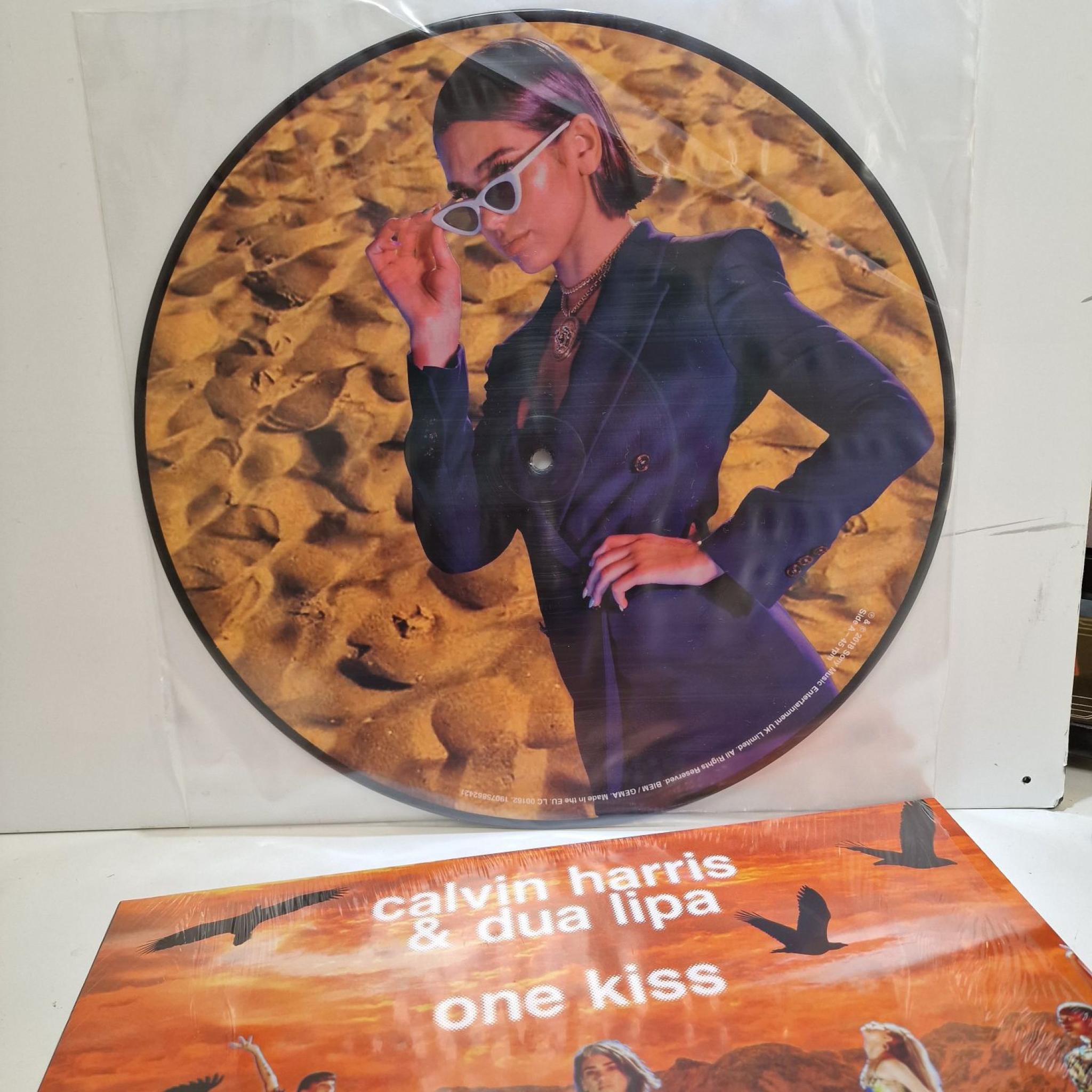 DUA LIPA & CALVIN HARRIS One kiss 12" picture disc single. 190758624211
